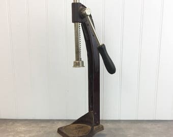 Vintage Cast Iron Bottle Capper Sealer Home Brew Tools