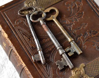 Old keys | Etsy