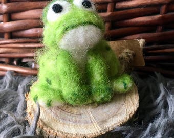 Needle felted frog | Etsy