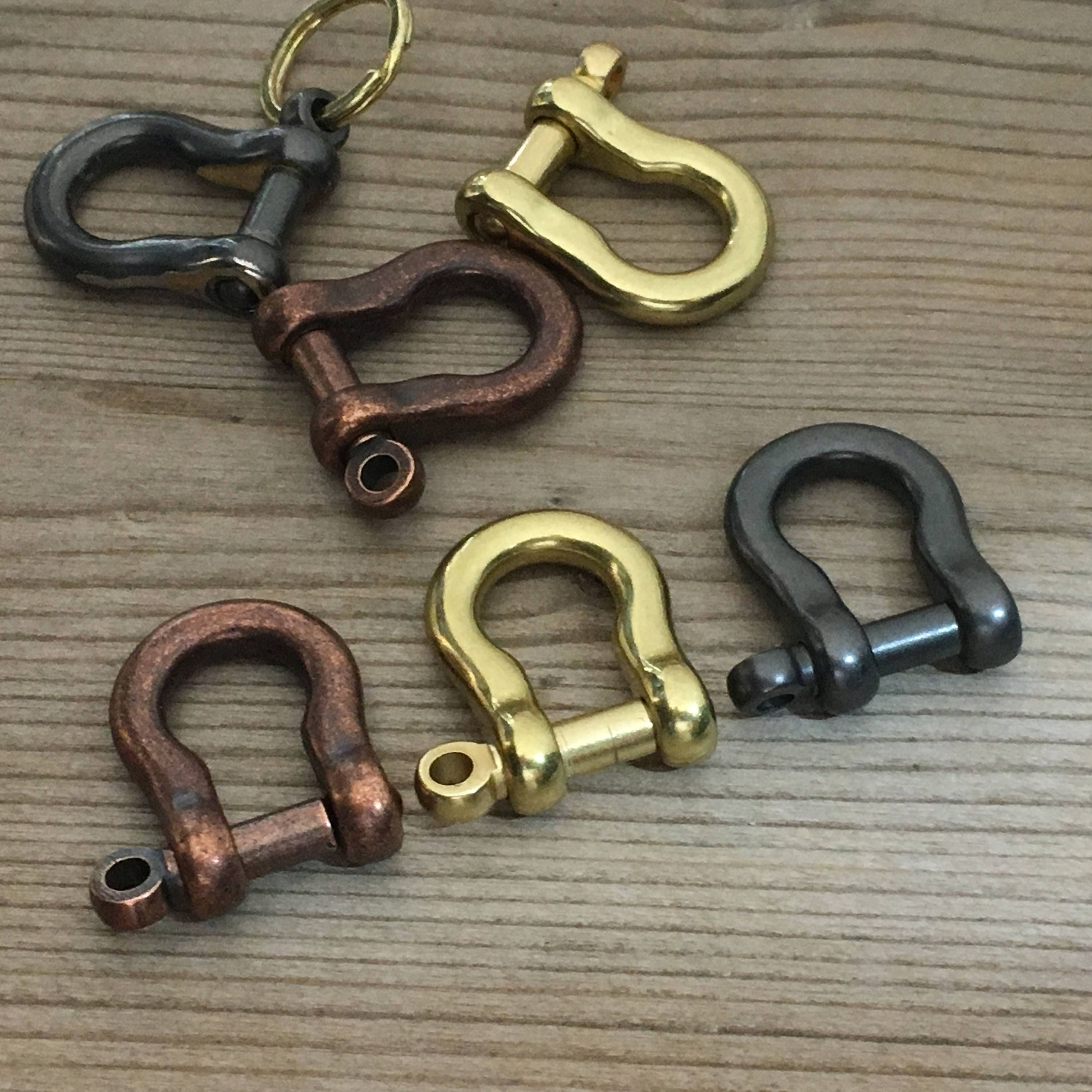 Shackle / Omega shackle Brass / Small