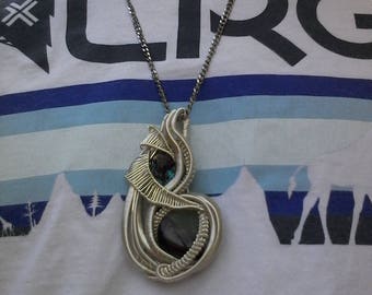 Heady wire wrapped pendant | Etsy