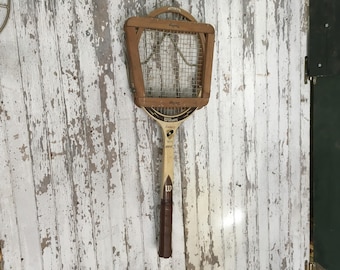 Tennis Racket wall hanger wall display