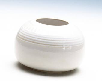 White ceramic vase | Etsy