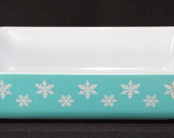 Vintage Pyrex Snowflake Bowl or Baking Dish