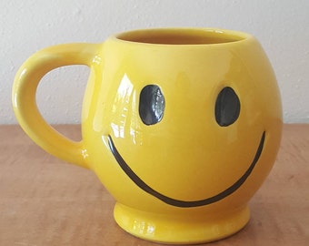 Smiley face mugs | Etsy
