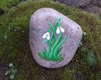 Pebble art flowers | Etsy