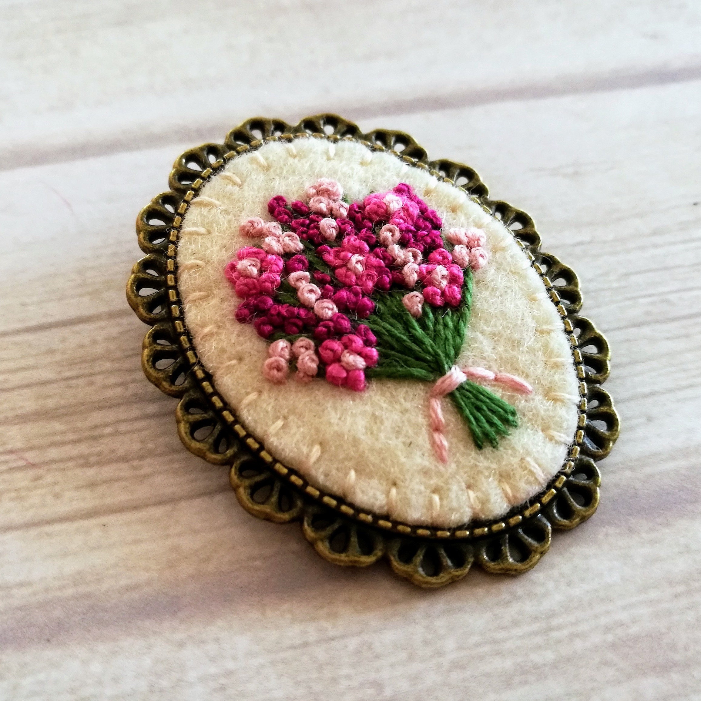 Handmade Felt accessories and Embroidered jewelry by DusiCrafts
