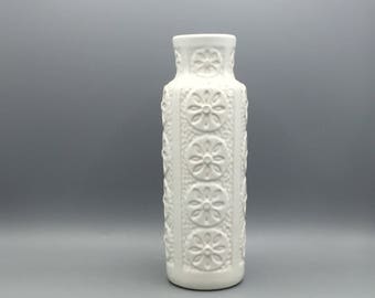 White ceramic vase | Etsy