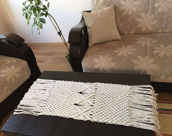 Macrame table runner | Etsy