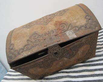 Large vintage tin | Etsy