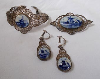 Delft earrings | Etsy