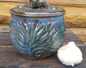Ceramic garlic | Etsy