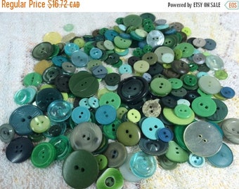 Vintage buttons | Etsy