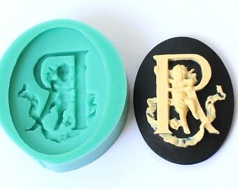 Letter r necklace | Etsy