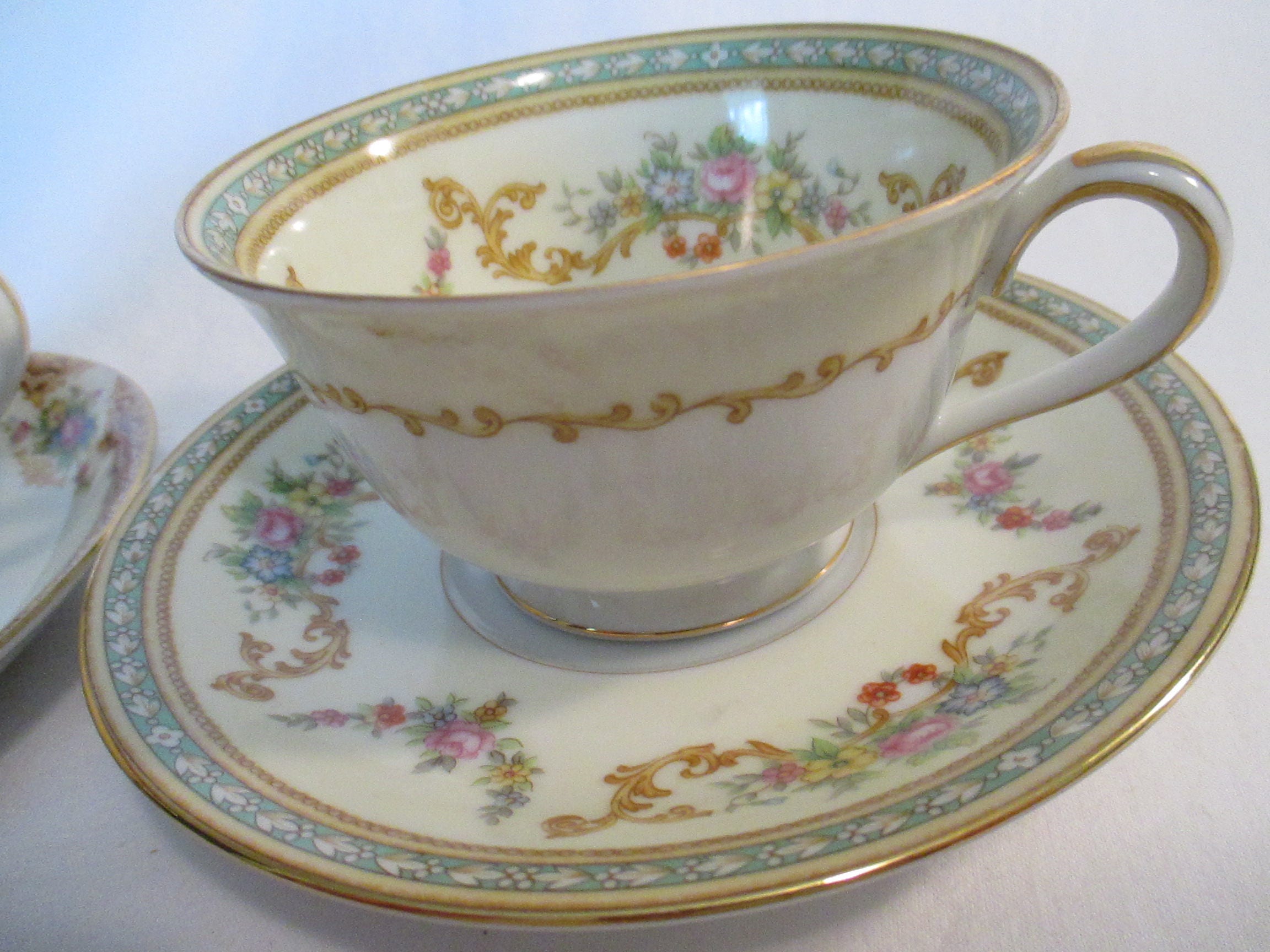 Vintage Mismatched Shabby China Cups & Saucers for Tea Party
