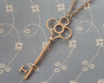 Beautiful Clover Skeleton key Necklace Comes With Sterling