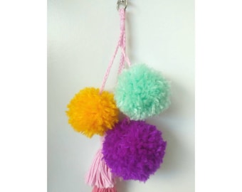 Pom pom keyring | Etsy