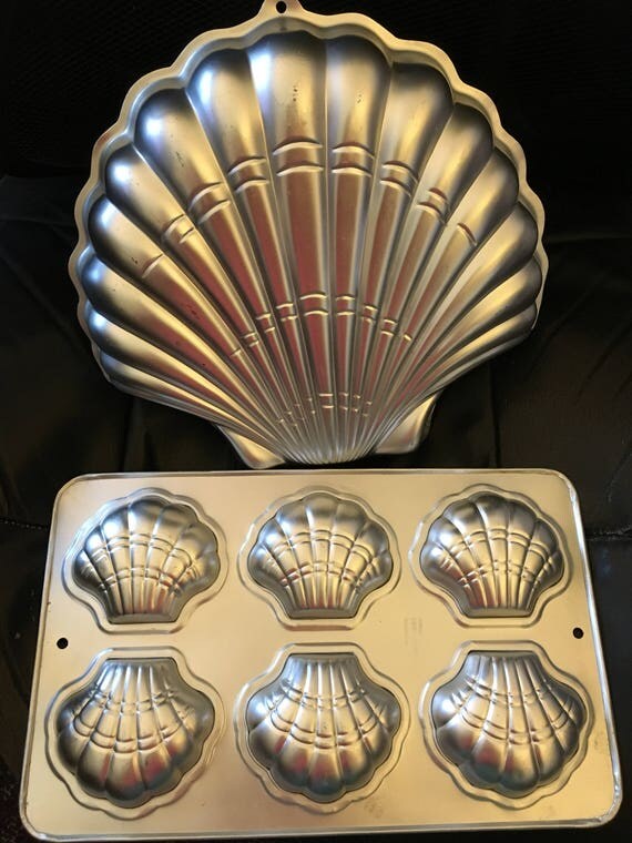 Wilton Large Sea Shell Cake pan & 6-cavity Pan Mold Tin with