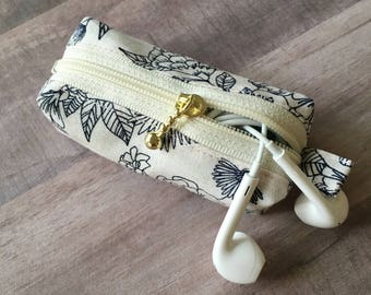 Earbud holder | Etsy
