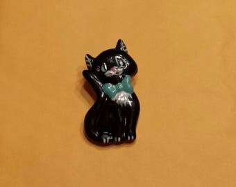 Black cat pin | Etsy