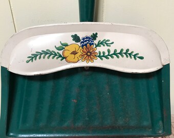 Vintage dust pan | Etsy
