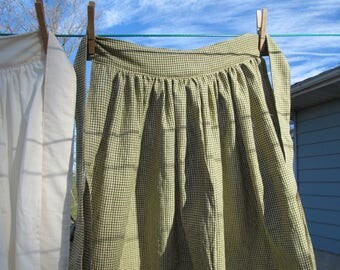 Colonial apron | Etsy