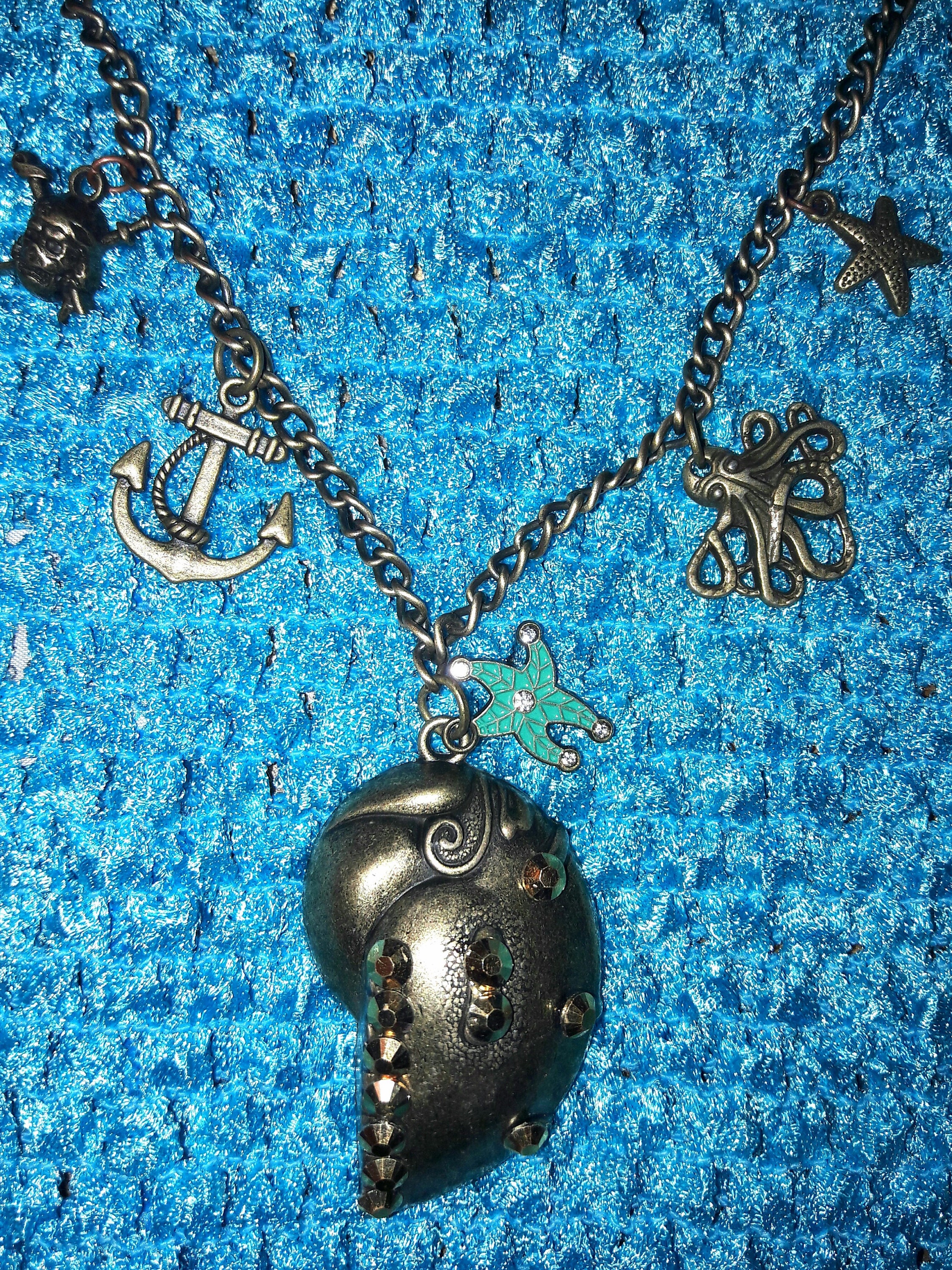 Uma Disney descendants necklace with more charms