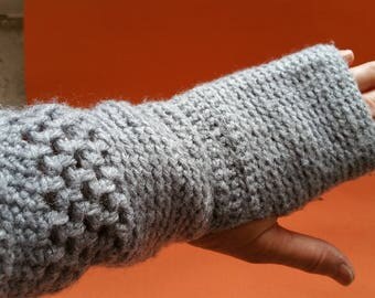 Crochet Mittens that look like they were knit. Mitten PATTERN
