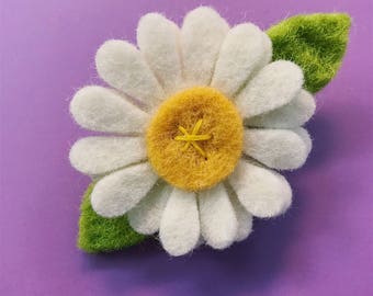 Felt daisy | Etsy