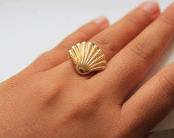 Items similar to Gold Shell Ring Small 18k Hatteras Snail on Etsy