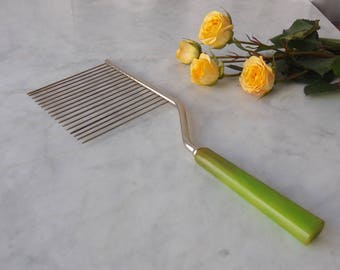 Bakelite cake cutter | Etsy