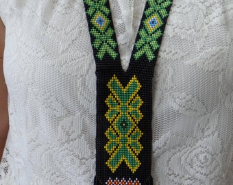 FROG PAW Frog Foot YUROK Basket Weave Design Loomed Beaded