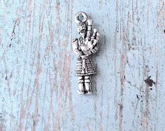 Bagpipe player | Etsy