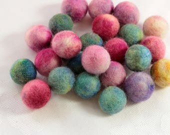 Felt bead necklace | Etsy
