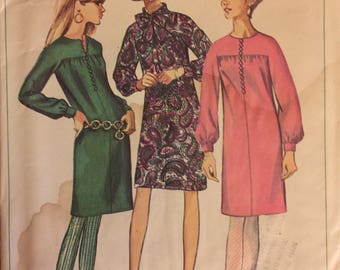 VTG 7794 Simplicity 1968. Junior's skirt mini-skirt