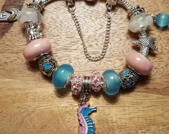 Seahorse charm | Etsy