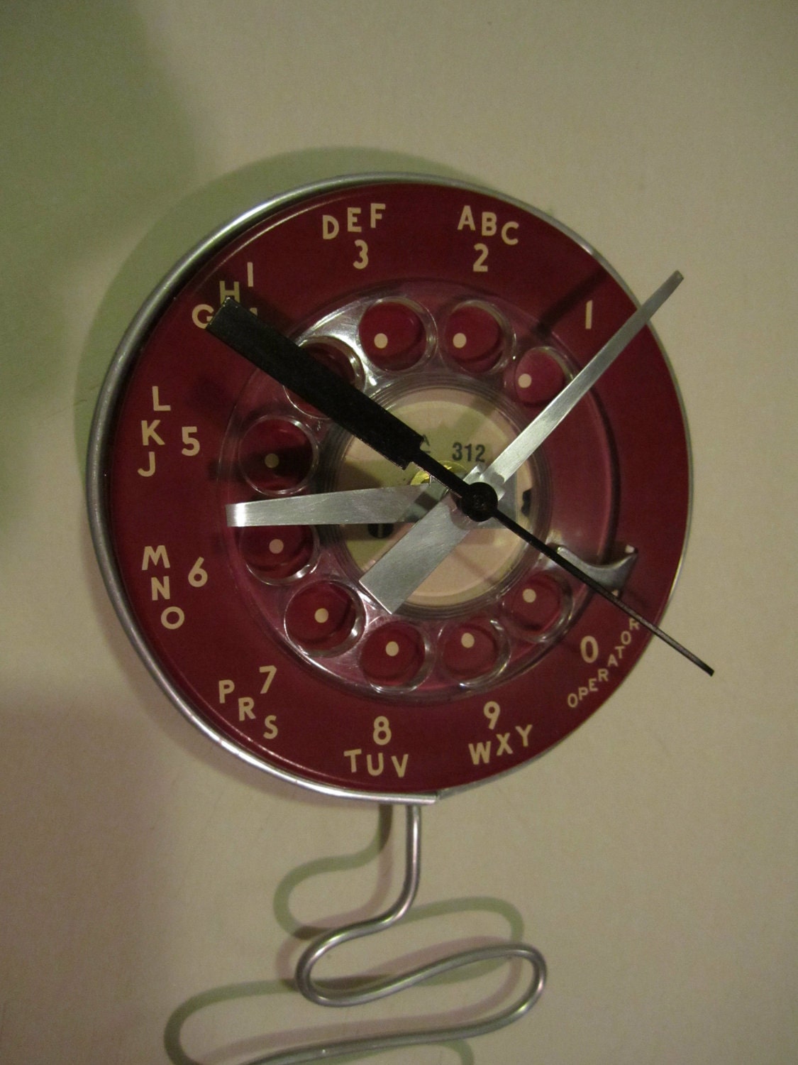 upcycle phone rotary into a clock! fabulous! (from etsy: user name ...